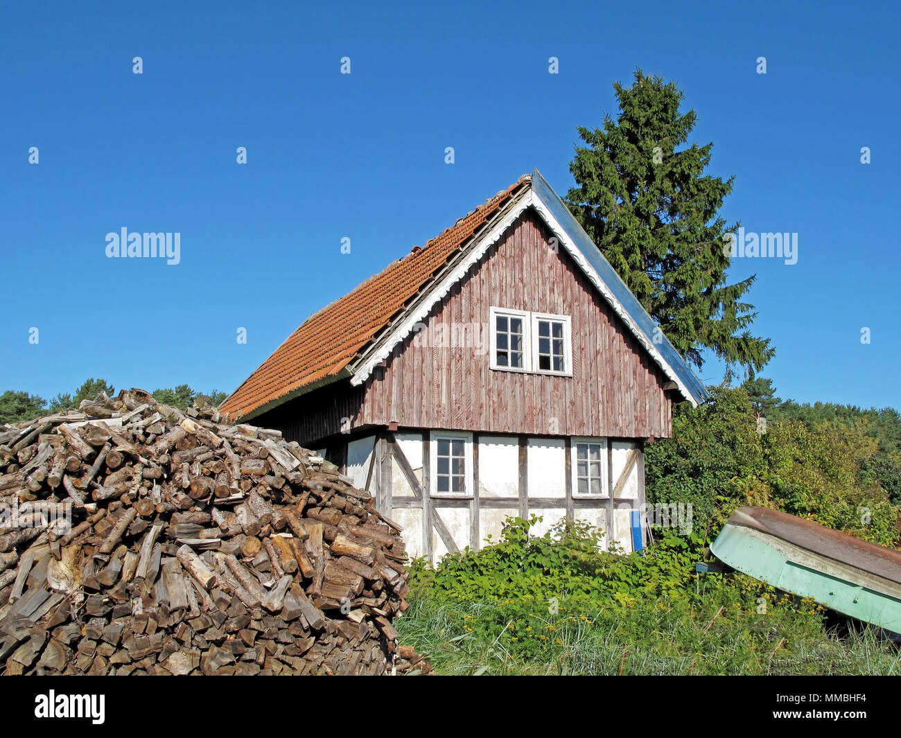 Typical old farm house, Curonian Spit, Lithuania Stock Photo - Alamy
