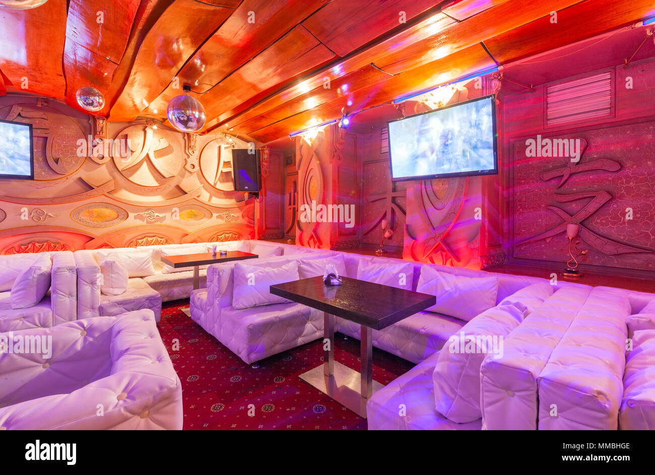 MOSCOW - AUGUST 2014: Deluxe interior karaoke bar - "VINYL". Room ...