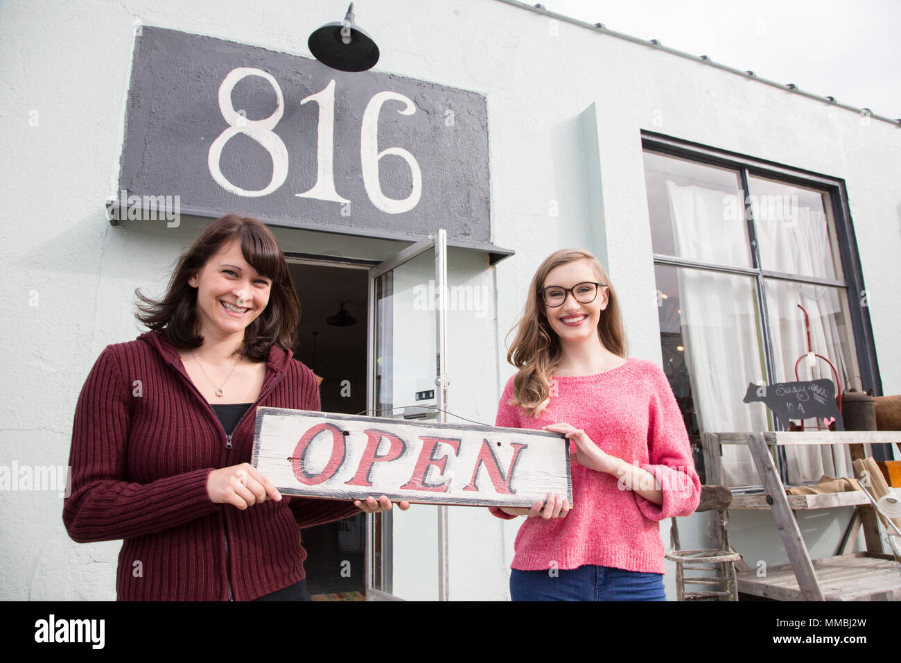 Women store owners hi-res stock photography and images - Alamy