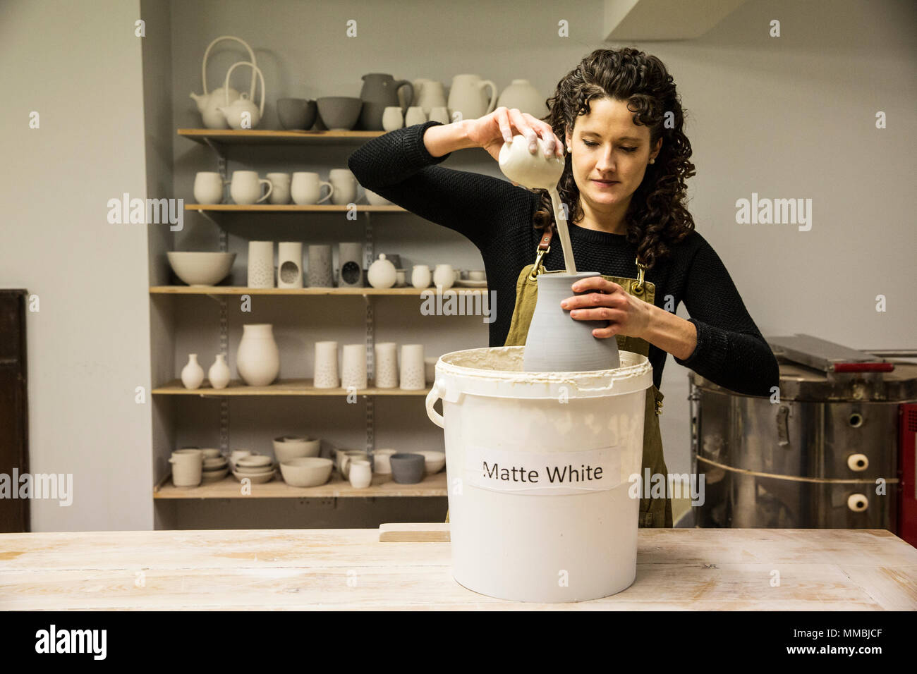 Unfired pottery hi-res stock photography and images - Alamy