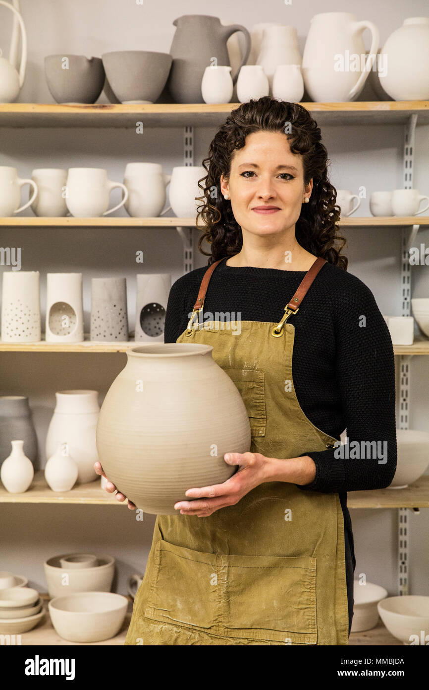 Unfired clay pot hi-res stock photography and images - Alamy