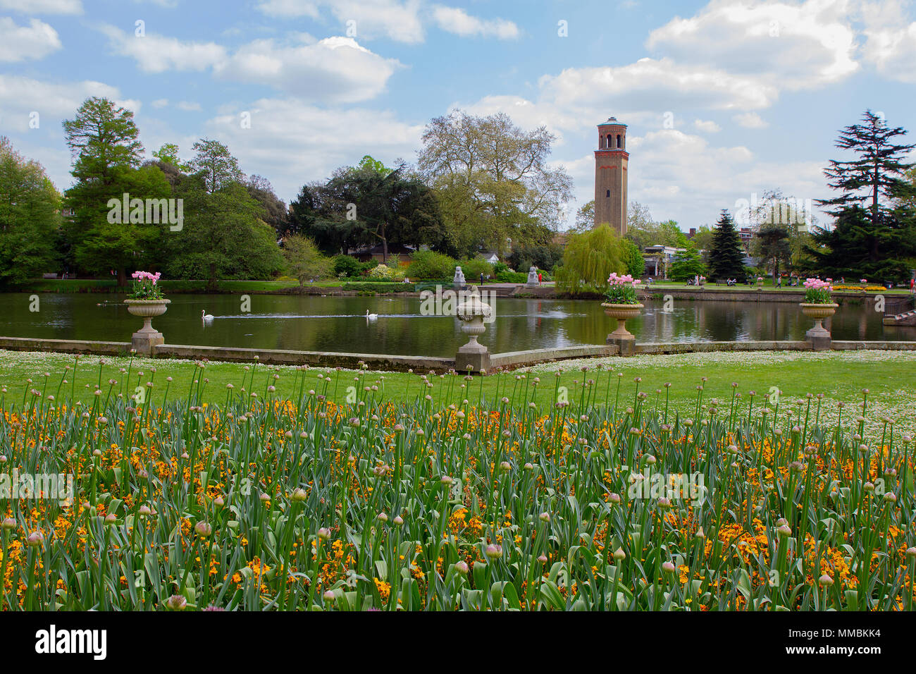Kew gardens spring hi-res stock photography and images - Alamy