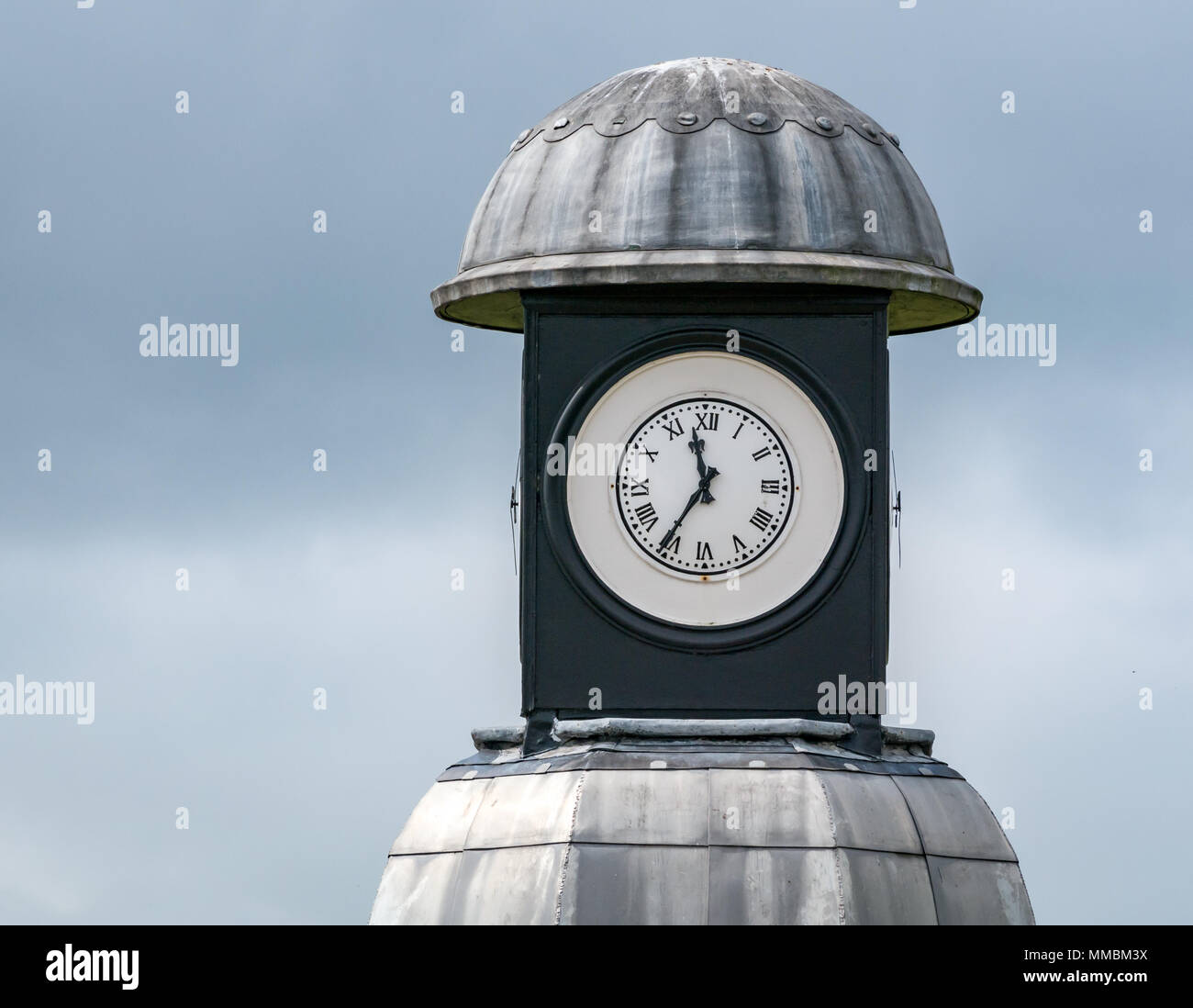 Hayweights clock hi-res stock photography and images - Alamy