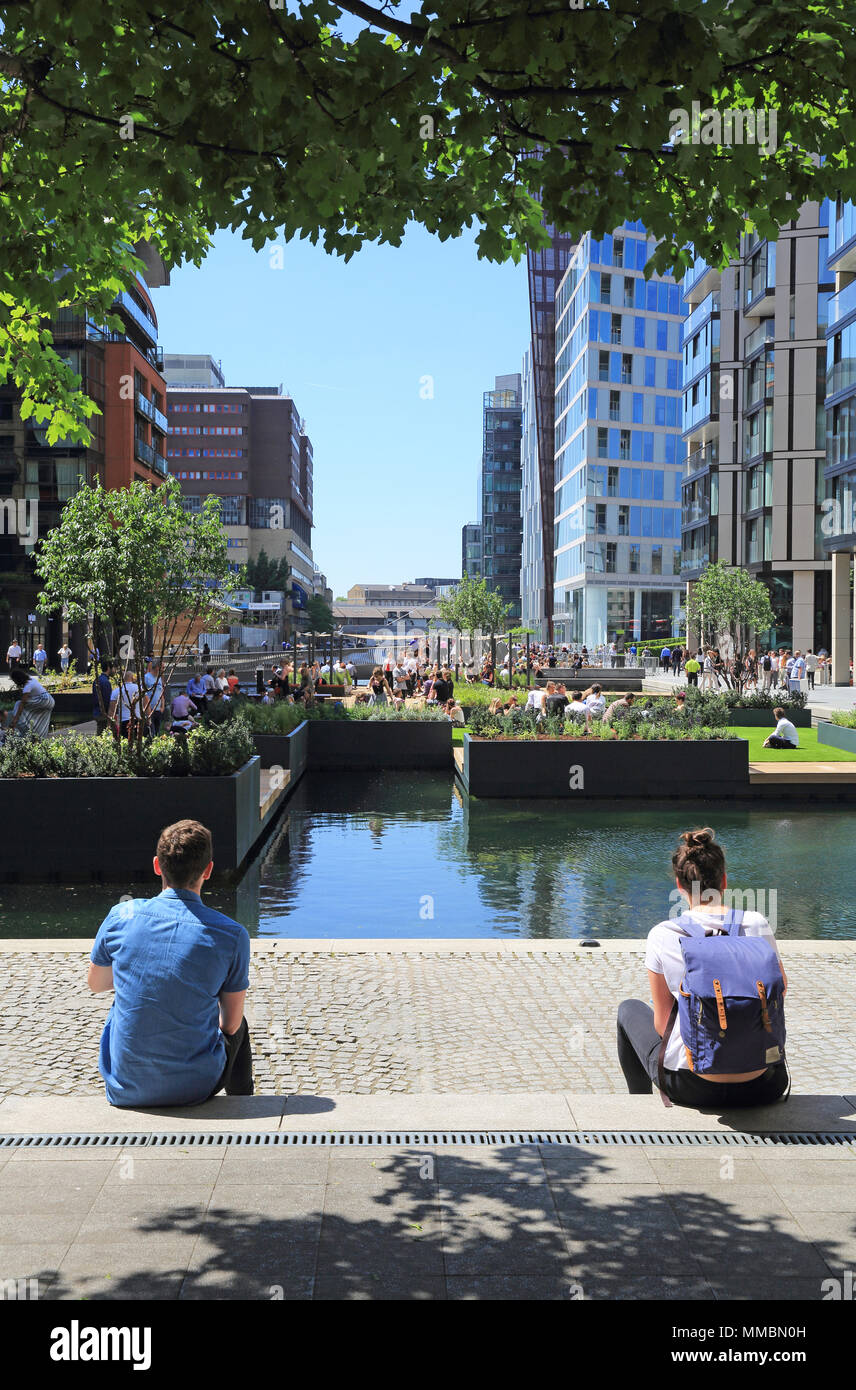 The floating park of Merchant Square in Paddington Basin, west London ...