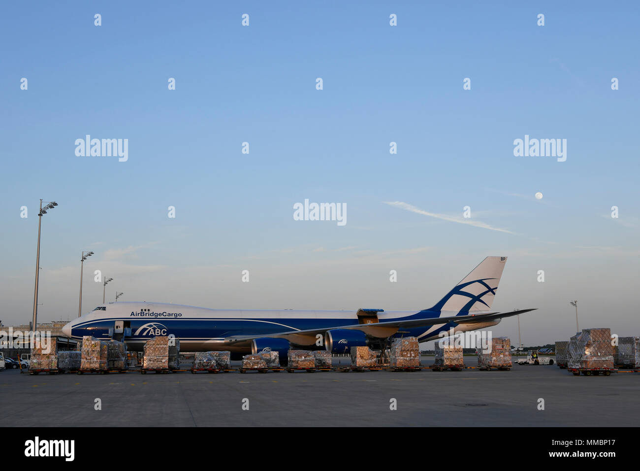 Air Bridge Cargo, ABC, Boeing, B 747, B747-800, freighter, twilight ...