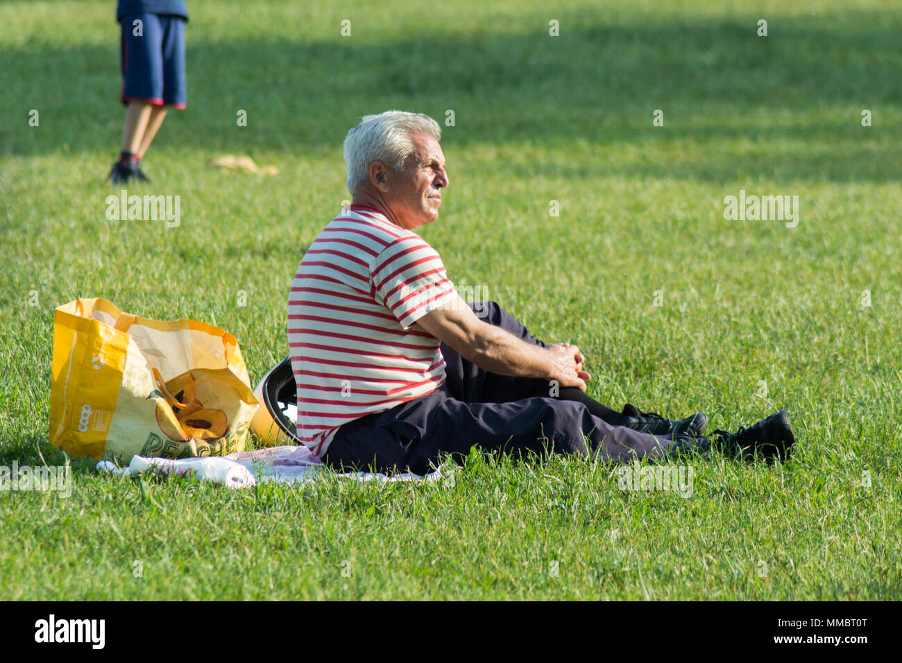 Old man chilling hi-res stock photography and images - Alamy