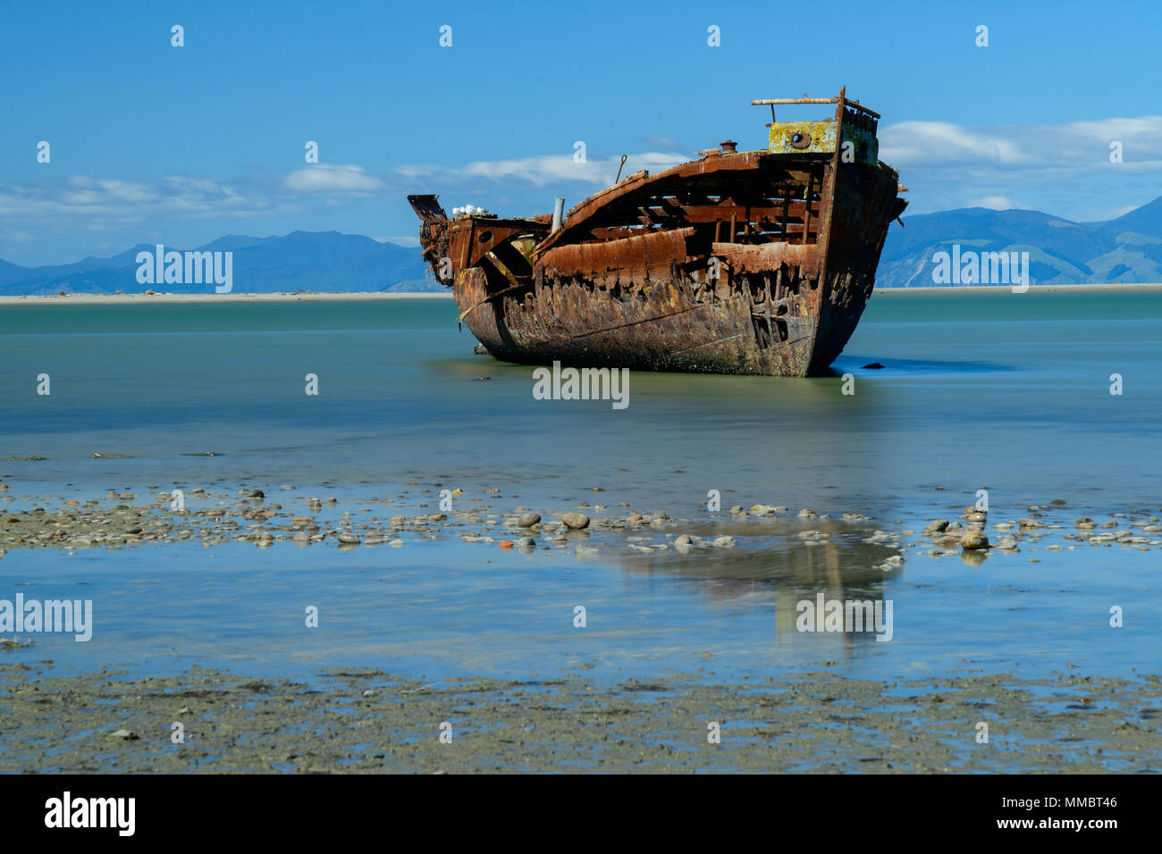 Shipwreck bay new zealand hi-res stock photography and images - Alamy