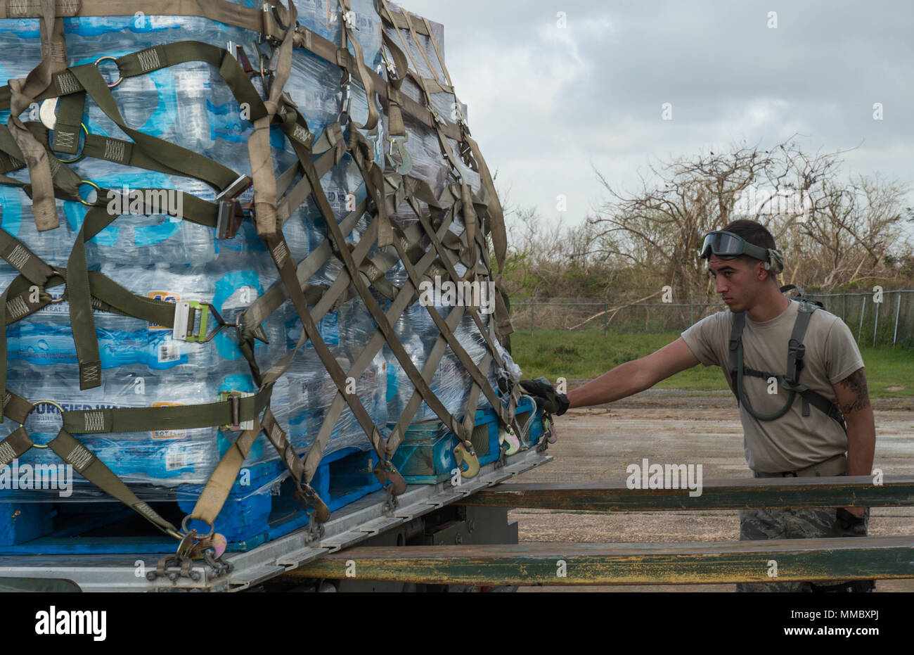 Halvorsen cargo loader hi-res stock photography and images - Alamy
