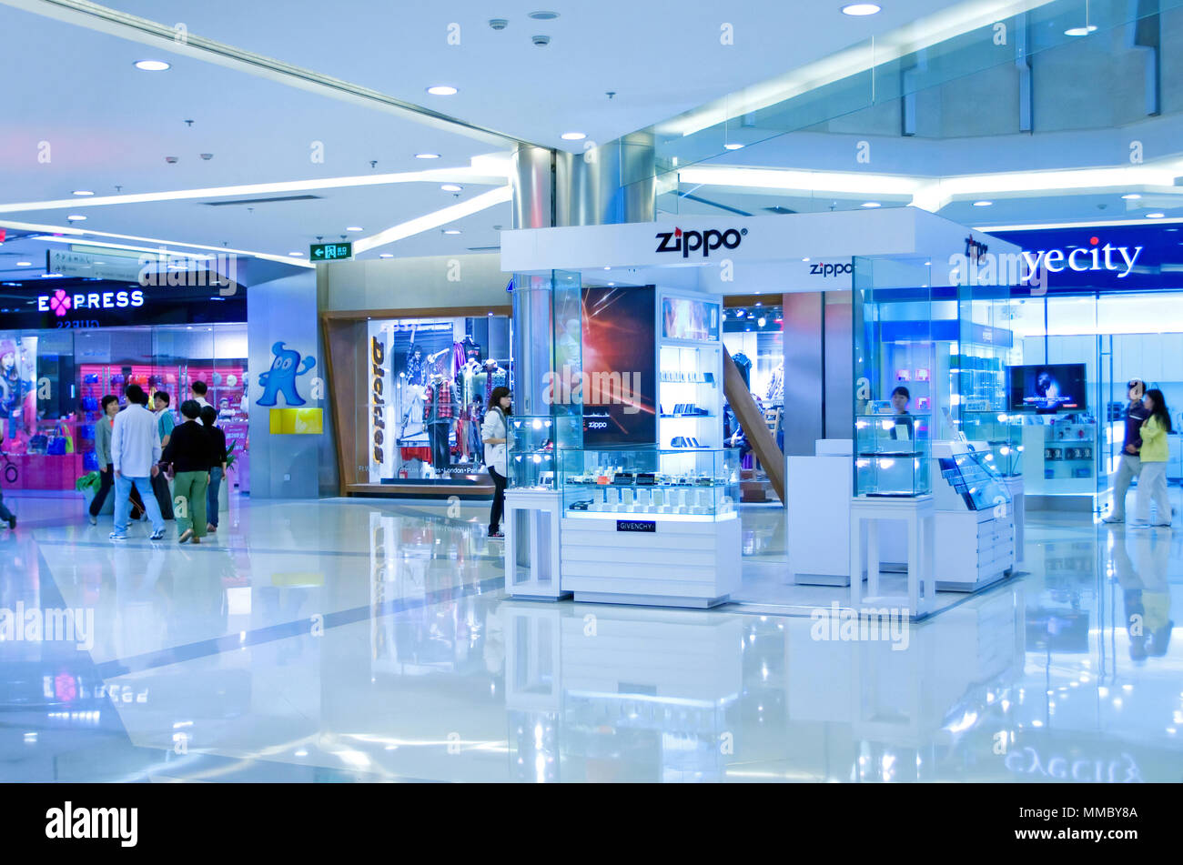 Luxury shopping mall in shanghai hi-res stock photography and images - Alamy