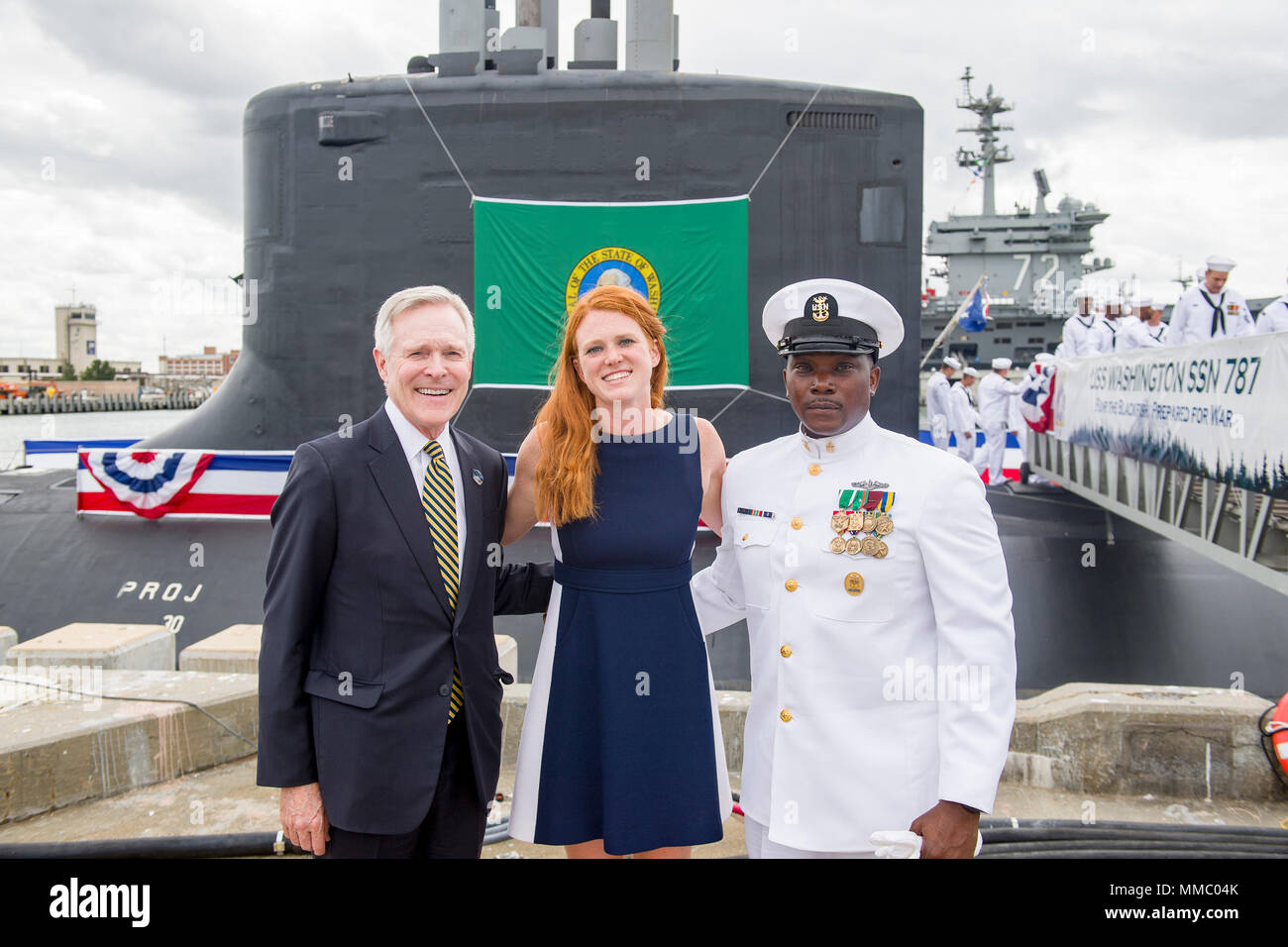 171007-N-NX690-658 NORFOLK, Va. (Oct. 7, 2017) The Honorable Ray Mabus ...
