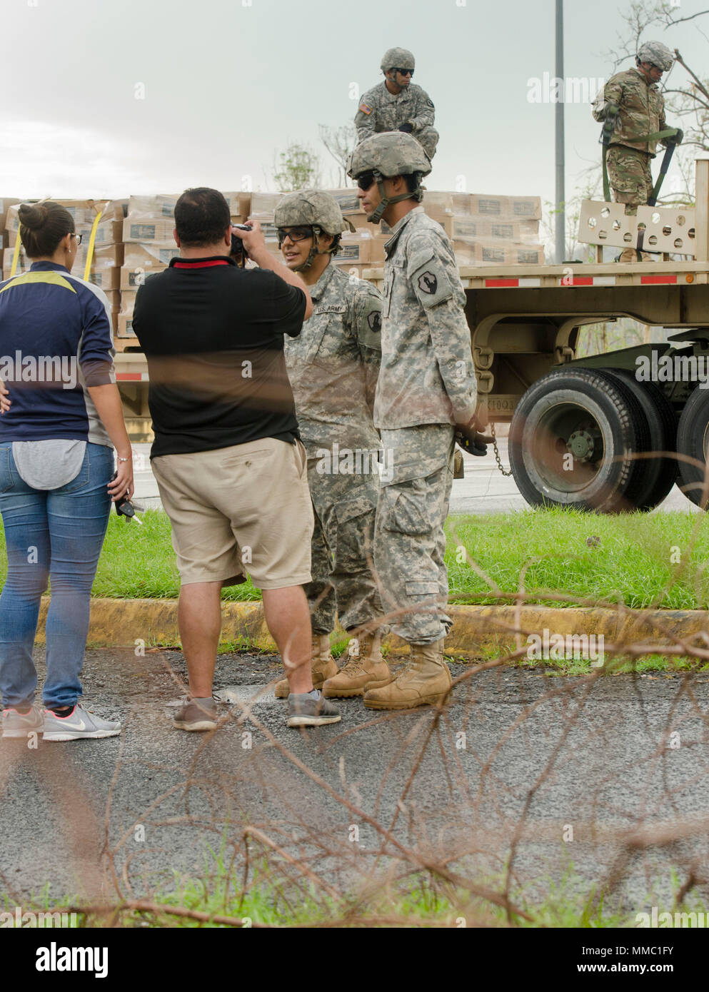 U.S. Army Reserve Soldiers assigned to the 432nd Transportation Company ...