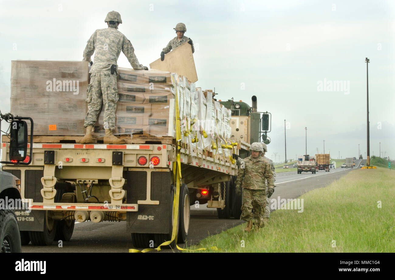 U.S. Army Reserve Soldiers assigned to the 432nd Transportation Company ...