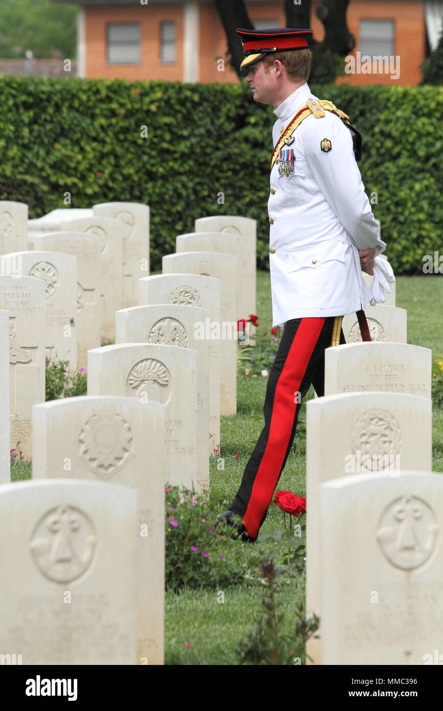 Henry charles albert david mountbatten windsor hi-res stock photography ...