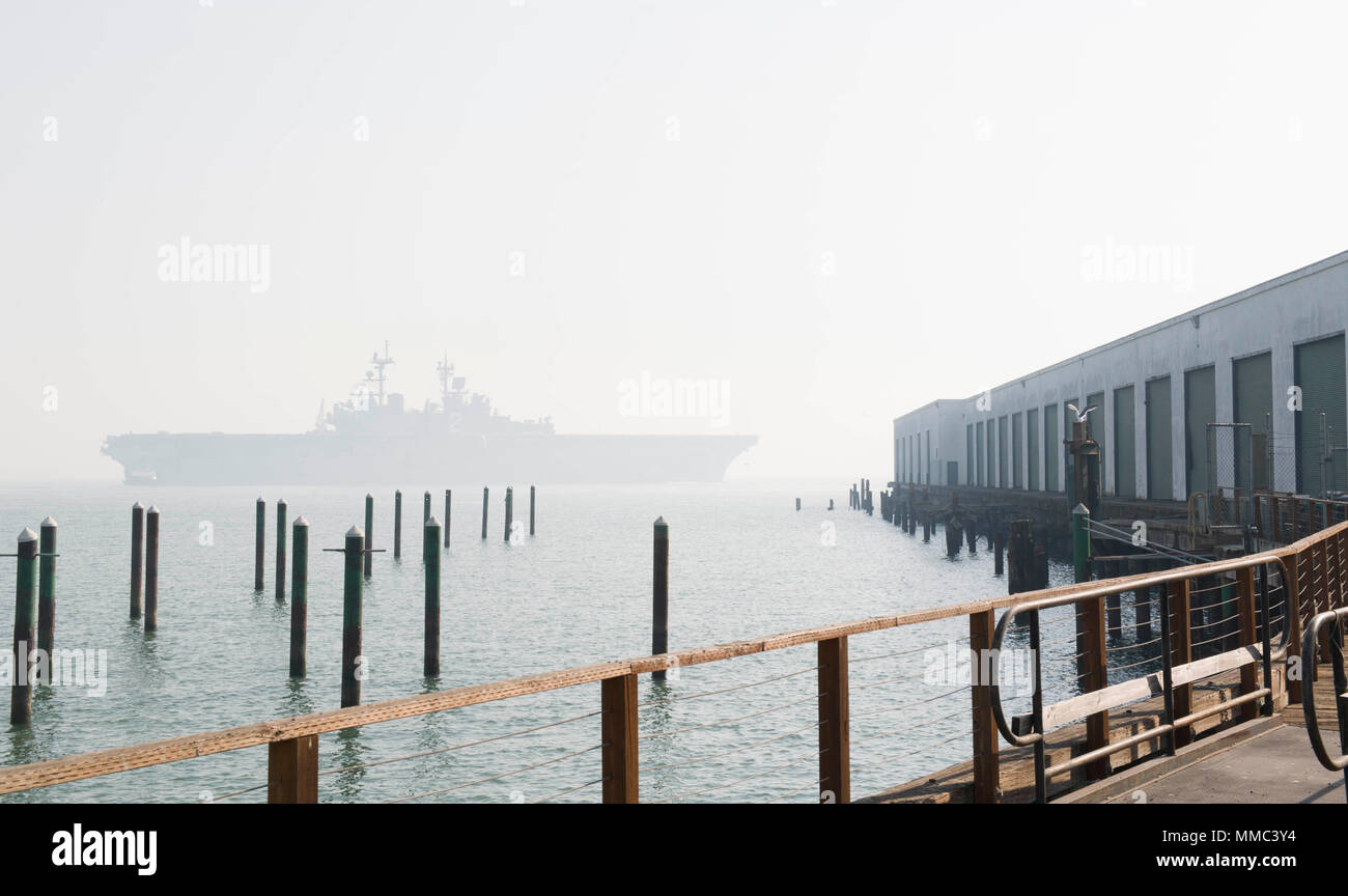 SAN FRANCISCO (Oct. 10, 2017) Wasp-class amphibious assault ship USS ...