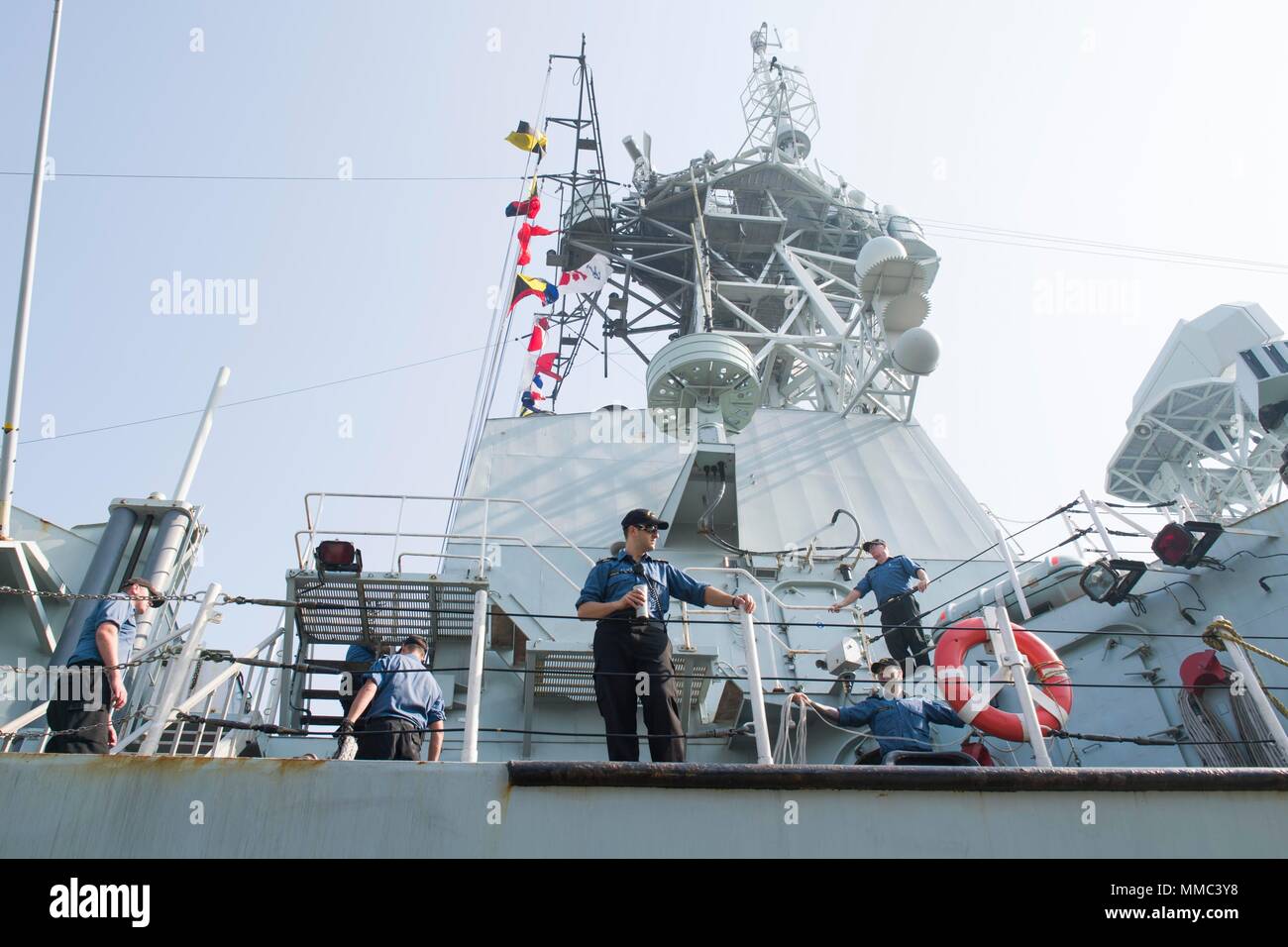 SAN FRANCISCO (Oct. 10, 2017) Canadian sailors aboard Royal Canadian ...