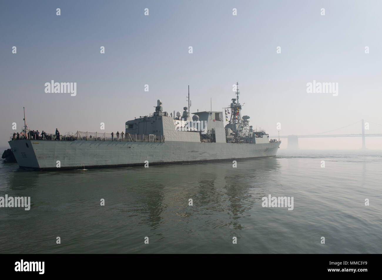 SAN FRANCISCO (Oct. 10, 2017) Royal Canadian Navy Halifax-class frigate ...
