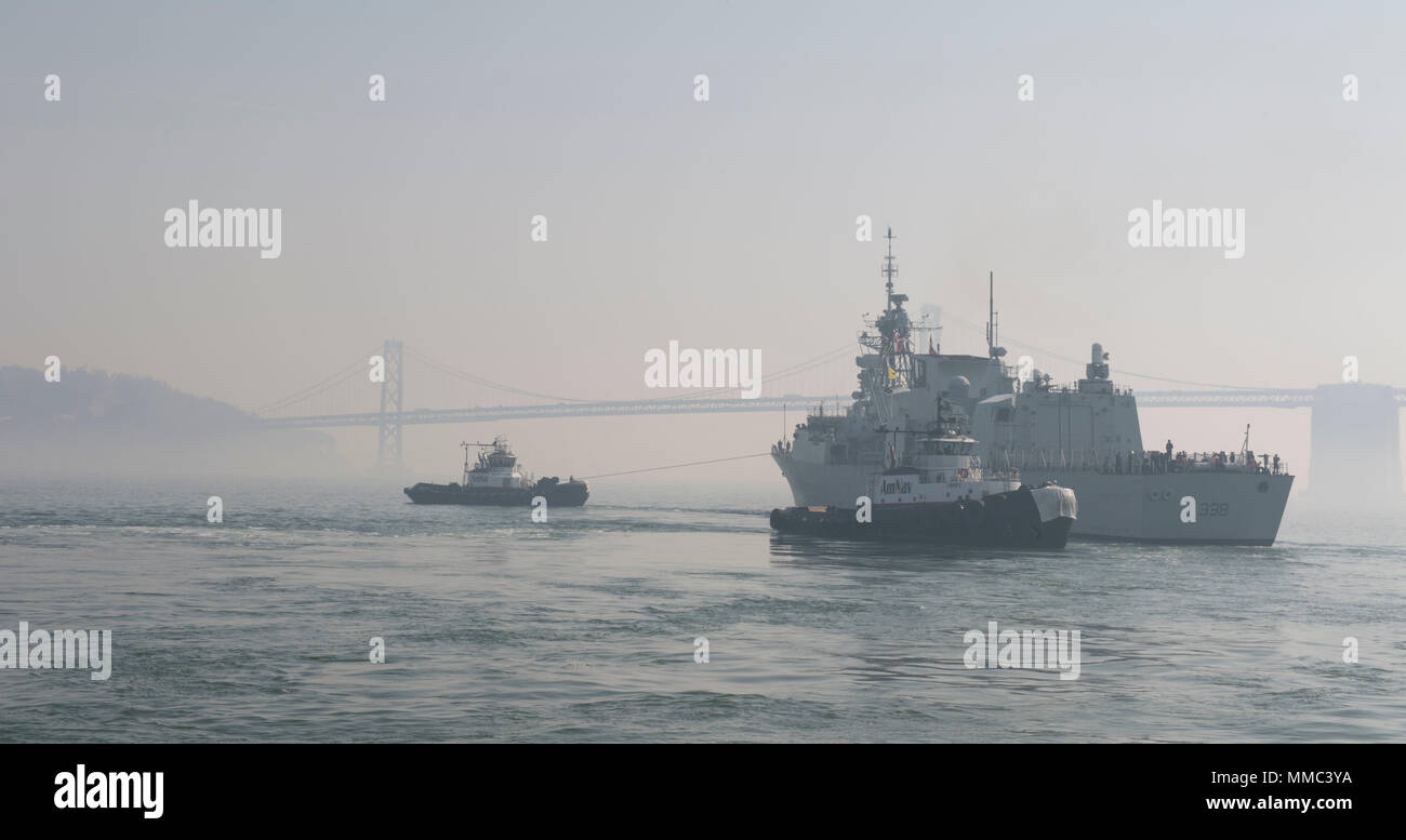 SAN FRANCISCO (Oct. 10, 2017) Royal Canadian Navy Halifax-class frigate ...