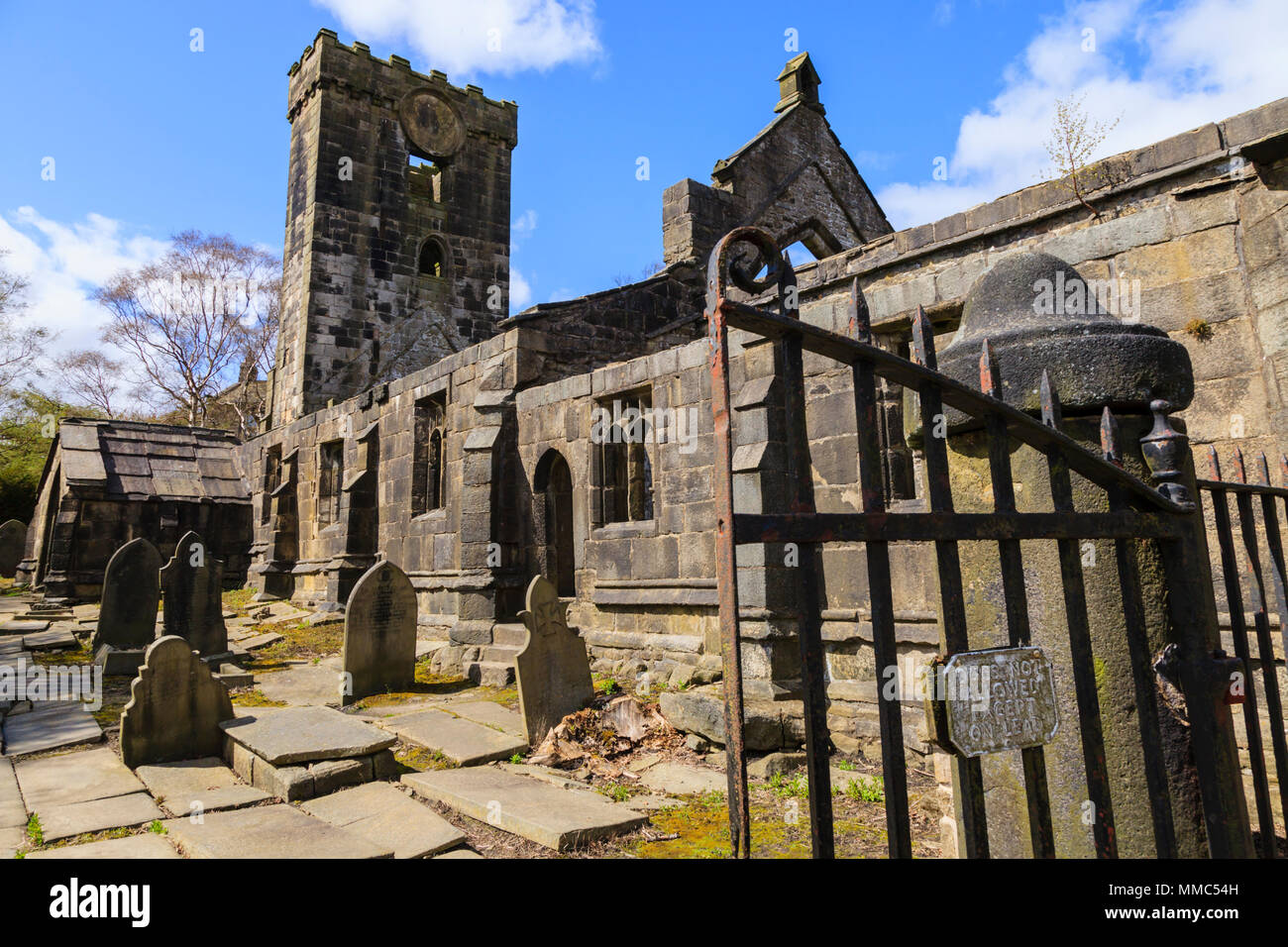 Heptonstall church hi-res stock photography and images - Alamy