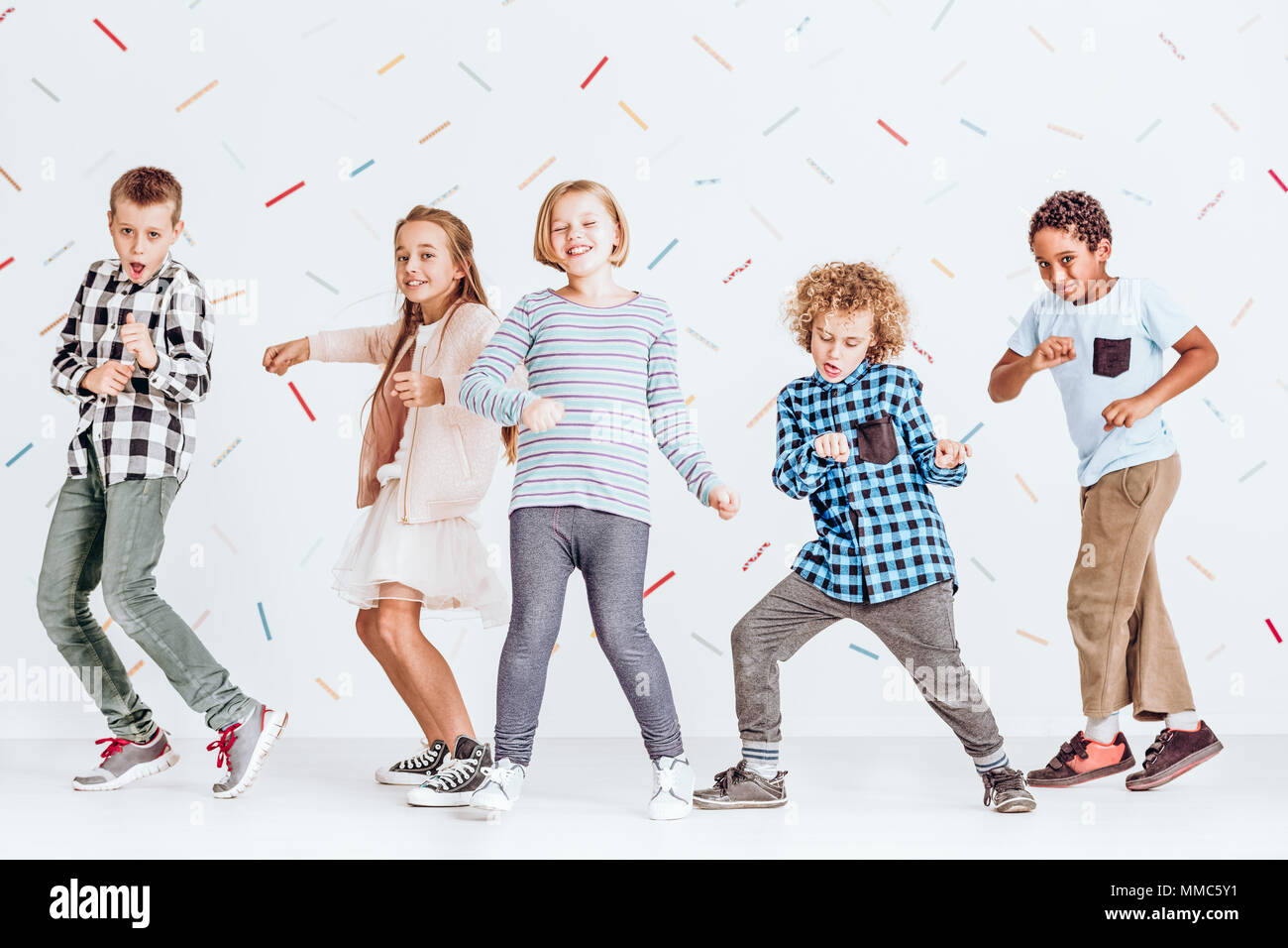 Children dancing party hi-res stock photography and images - Alamy
