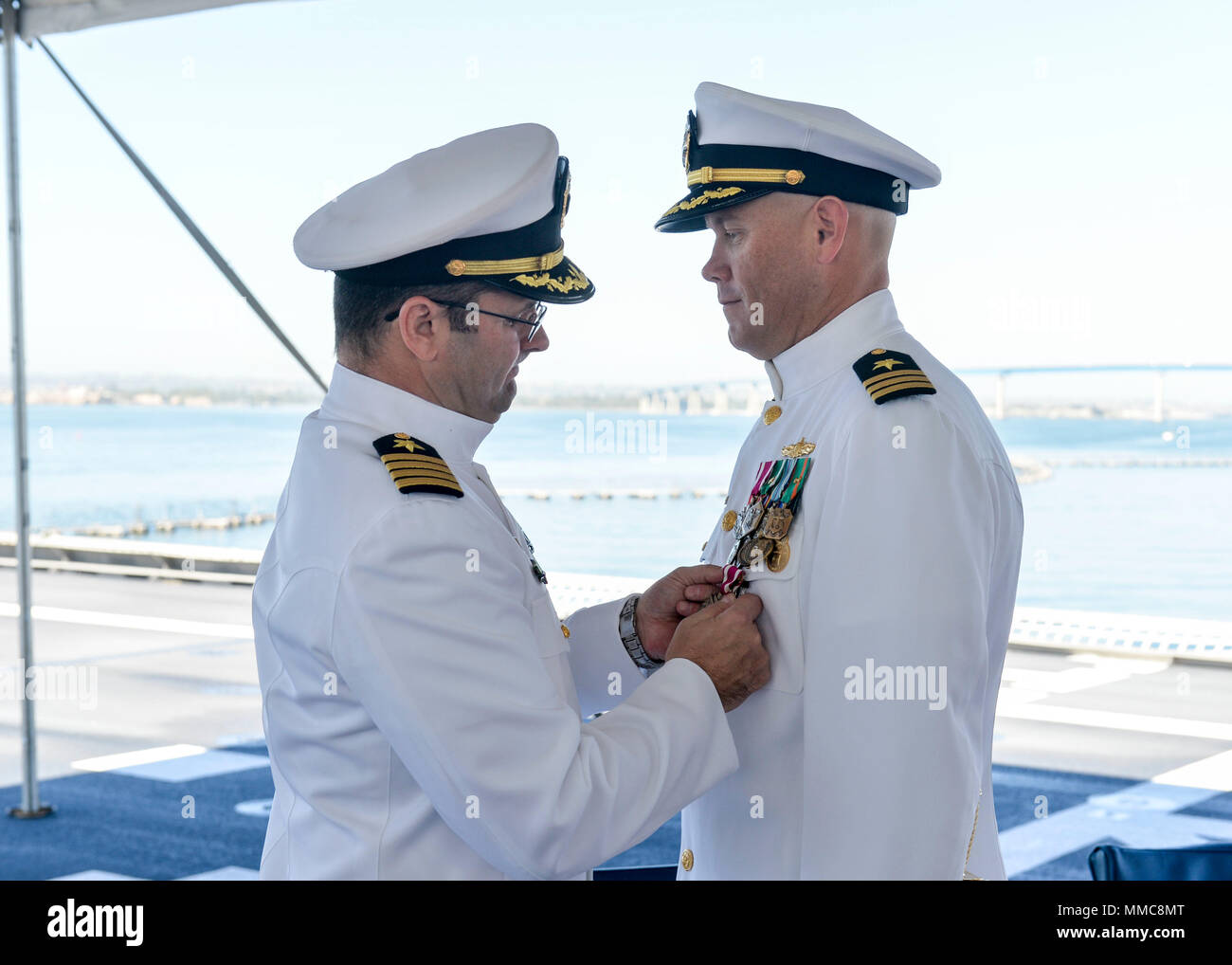 (US Navy Photo by Mass Communication Specialist 2nd Class Amanda Chavez ...