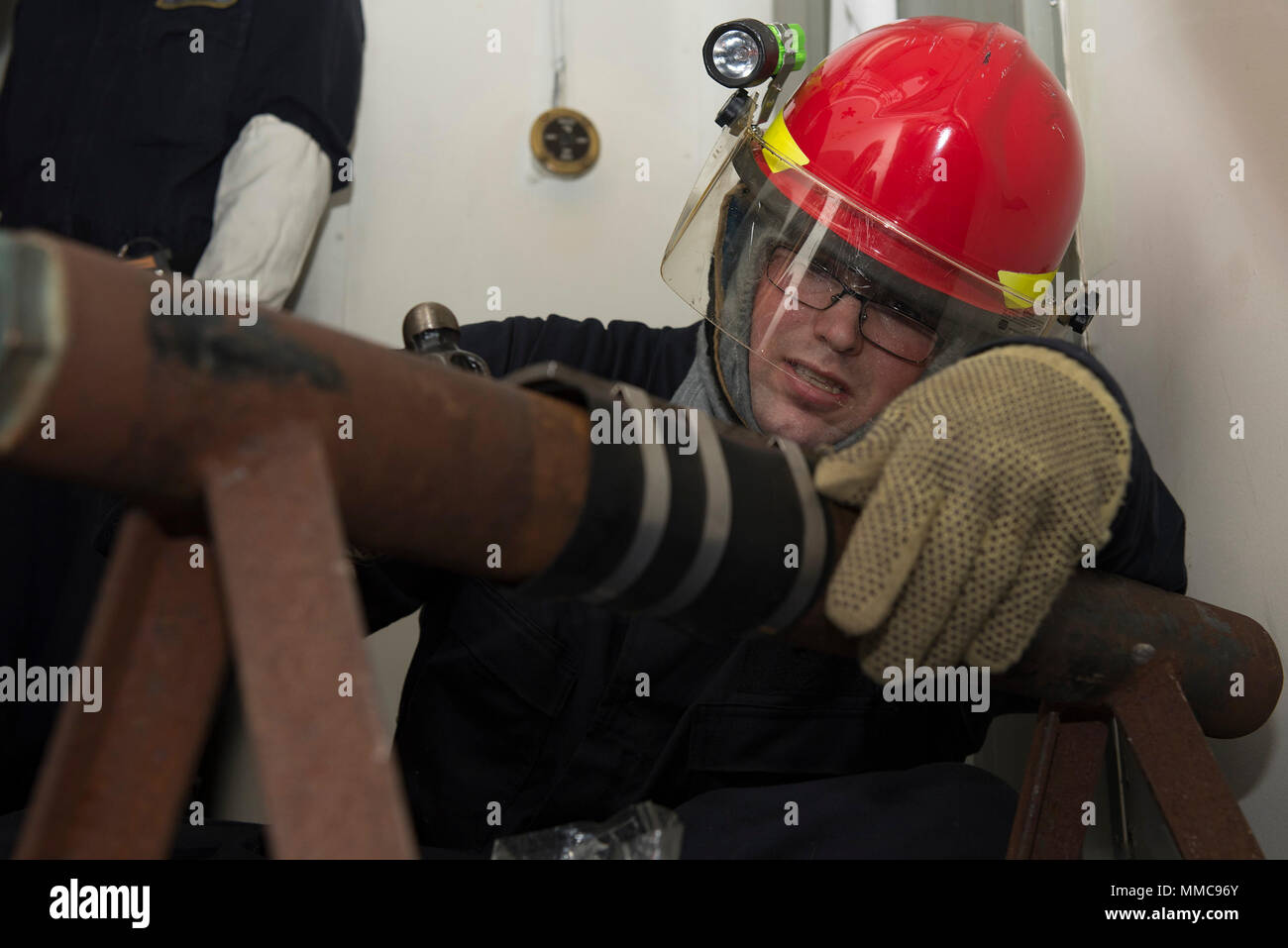 171011-N-SM112-070 ATLANTIC OCEAN (Oct. 11, 2017) Machinist's Mate 3rd ...