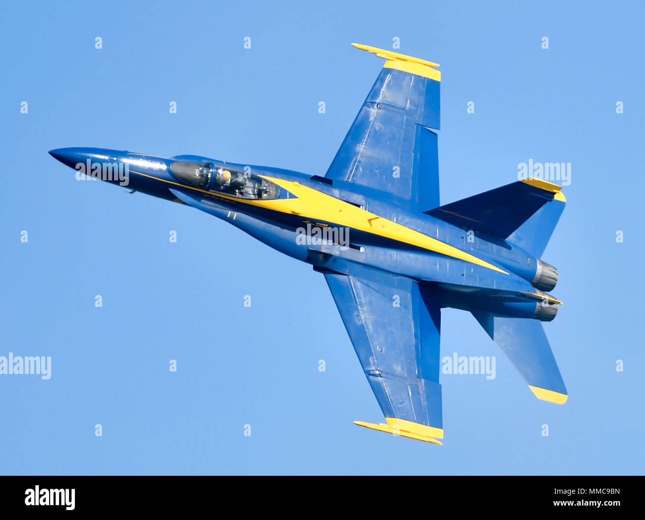 171008-N-IR734-181 SAN FRANCISCO, Caif. (Oct. 8, 2017) The U.S. Navy ...