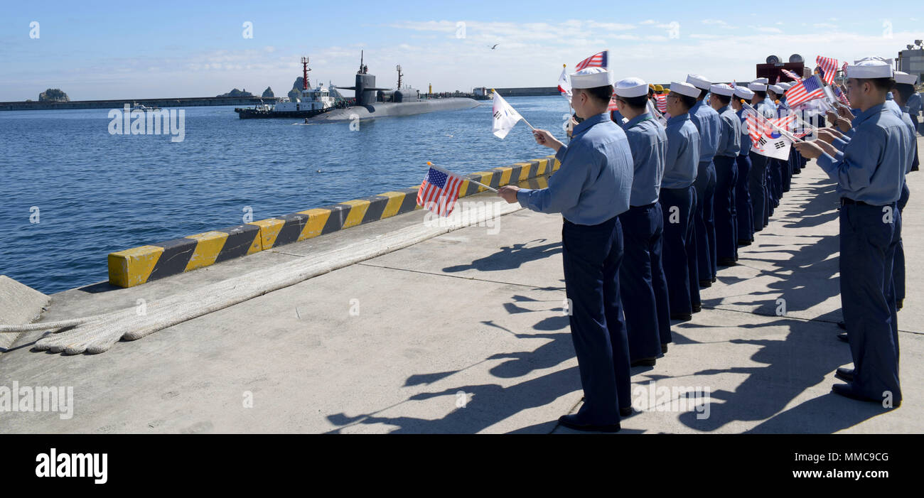 171013-N-TB148-035 BUSAN, Republic of Korea (Oct. 13, 2017).The Ohio ...