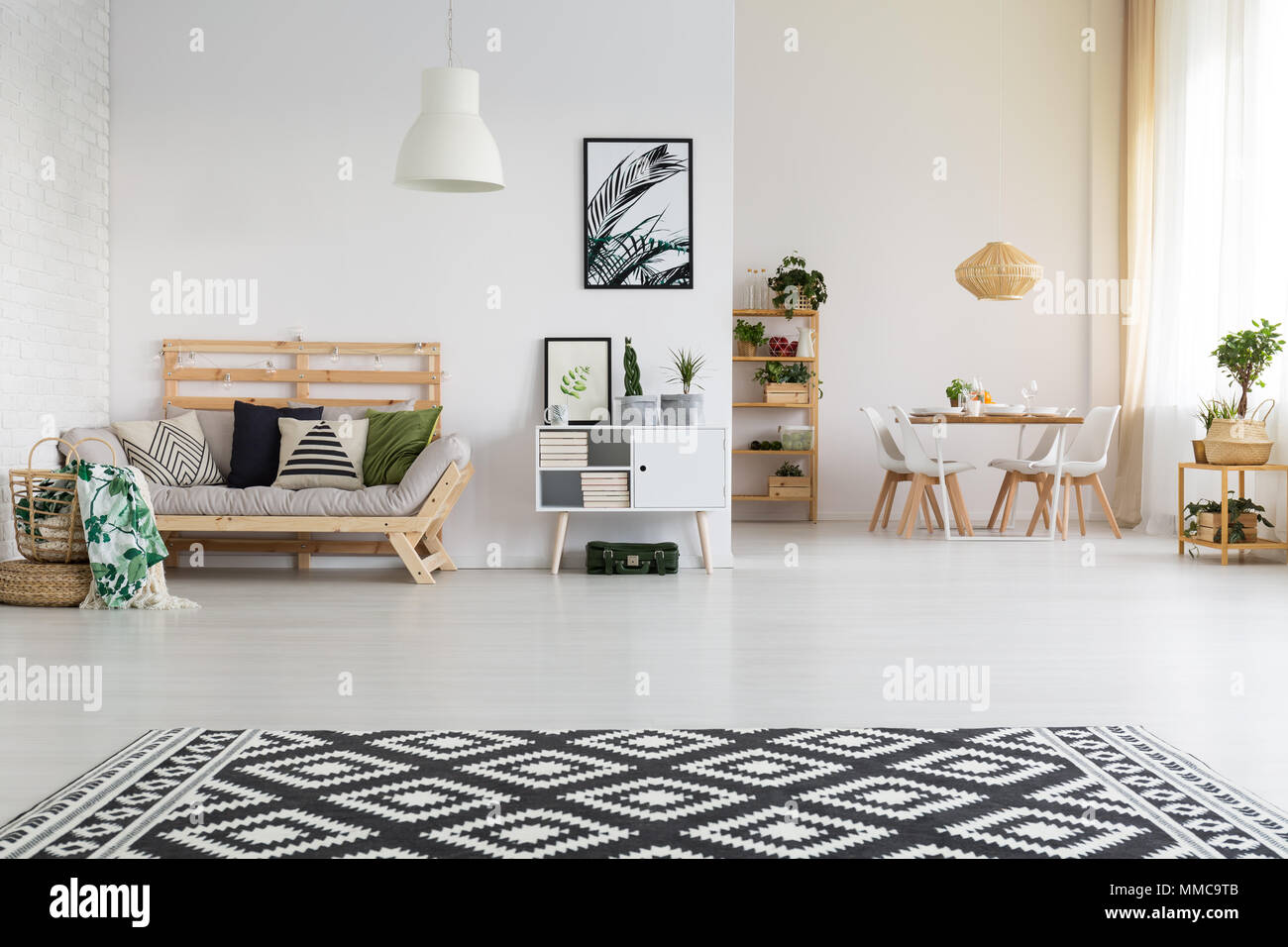 Simple interior space hi-res stock photography and images - Alamy