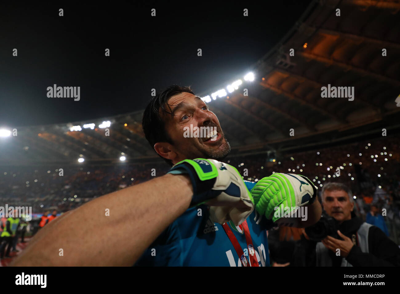 Gianluigi buffon trophy hi-res stock photography and images - Alamy
