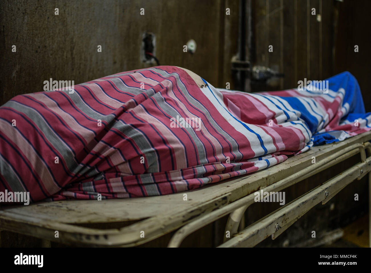 Body of dead person in morgue hi-res stock photography and images - Alamy