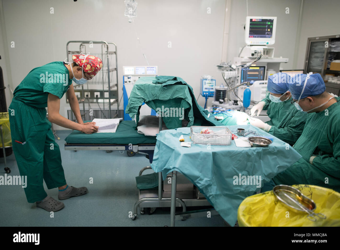 Childrens hospital china hi-res stock photography and images - Alamy