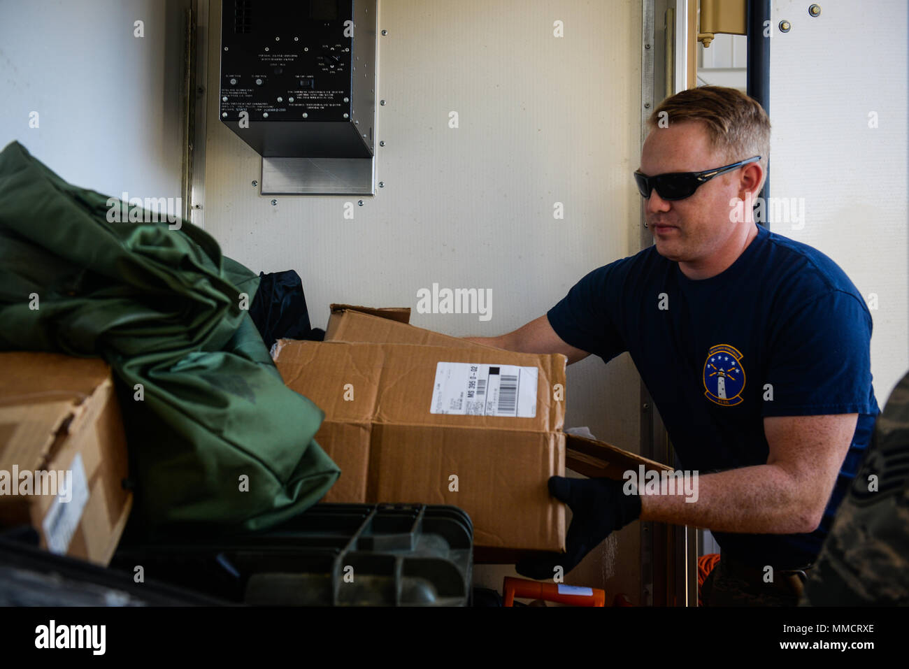 Vehicle radio installation hi-res stock photography and images - Alamy