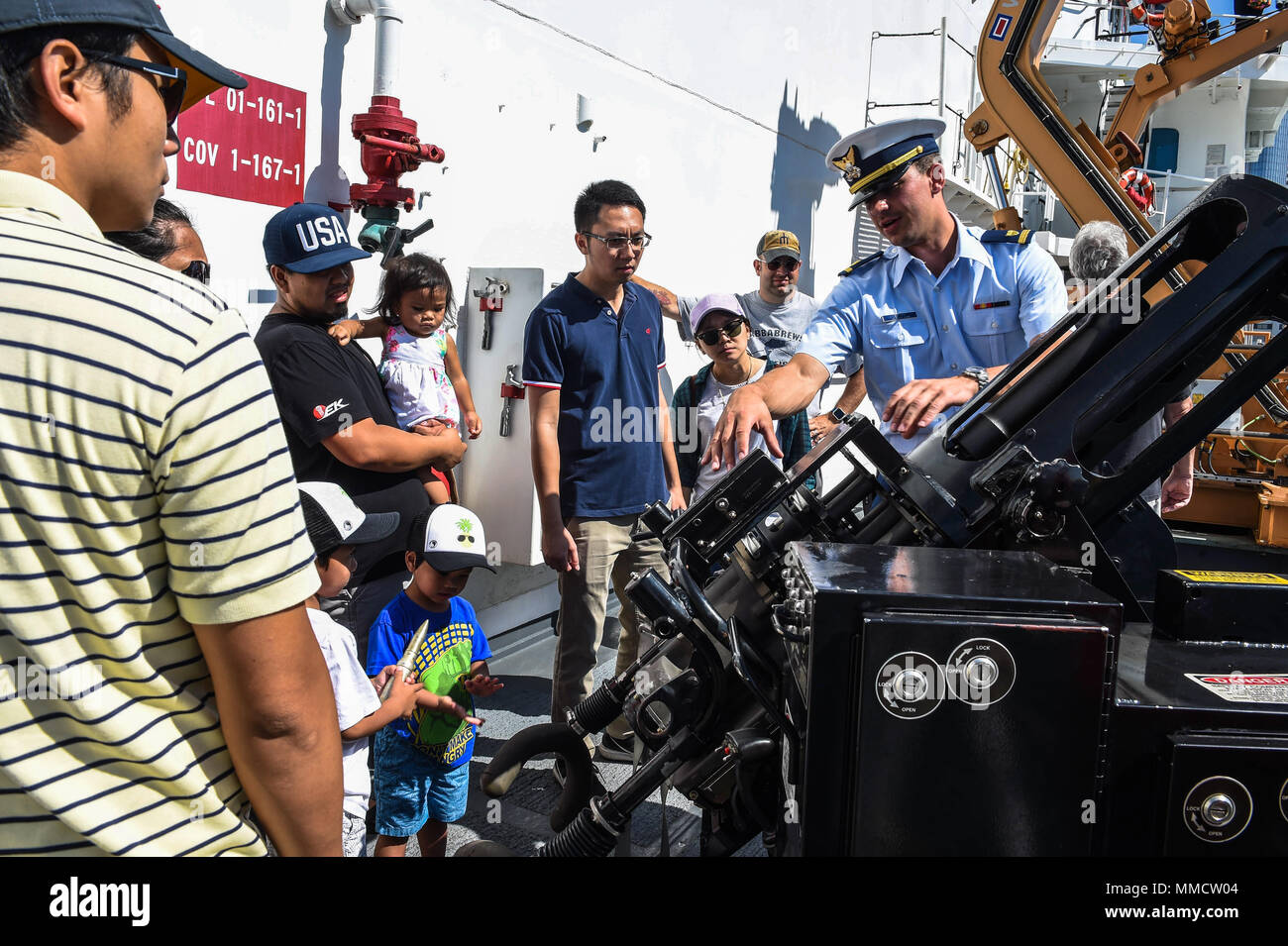 14 gun cutter hi-res stock photography and images - Alamy