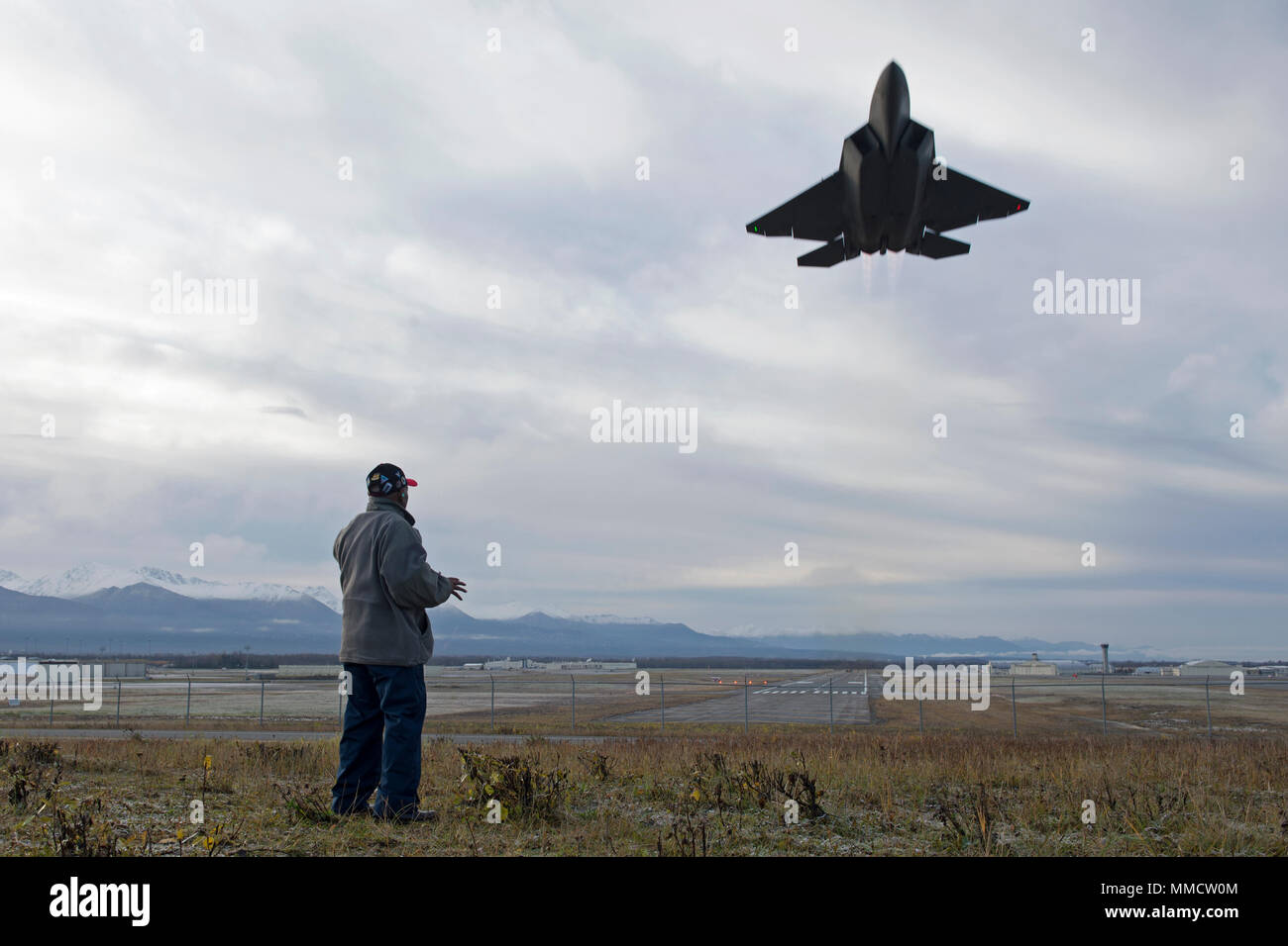 Army Air Corps Staff Sgt. Leslie Edwards, a Tuskegee Airman of the ...