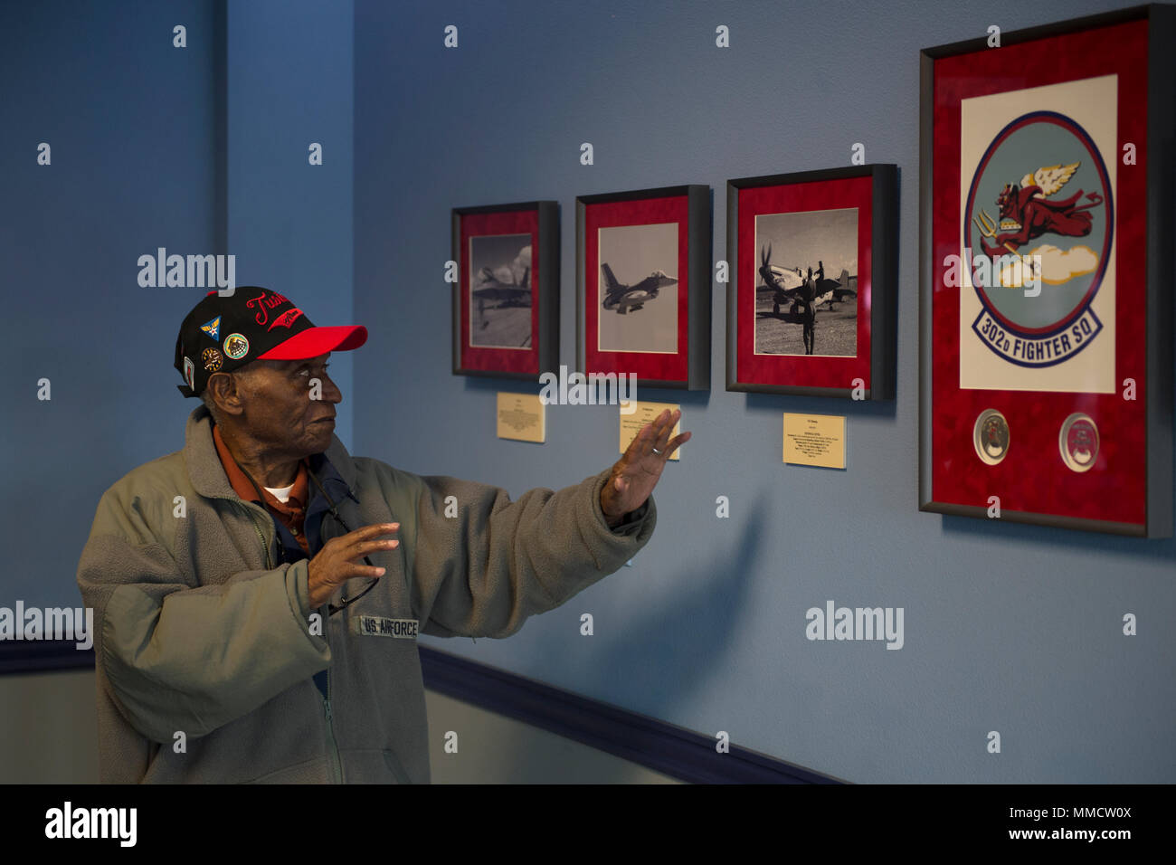 Army Air Corps Staff Sgt. Leslie Edwards, a Tuskegee Airman of the ...