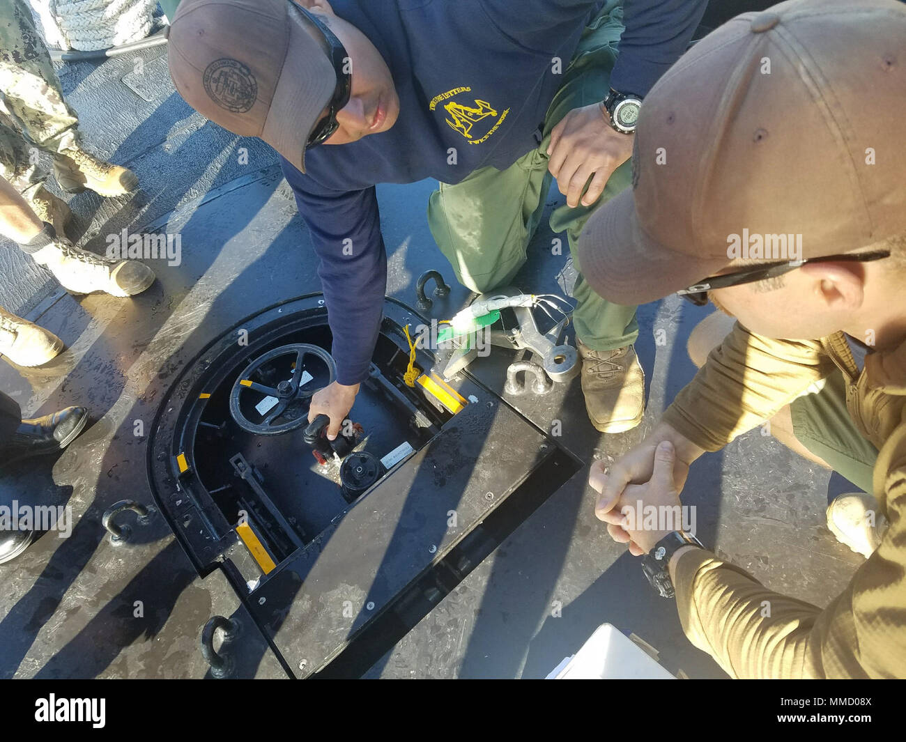 Submarine rescue system hi-res stock photography and images - Alamy