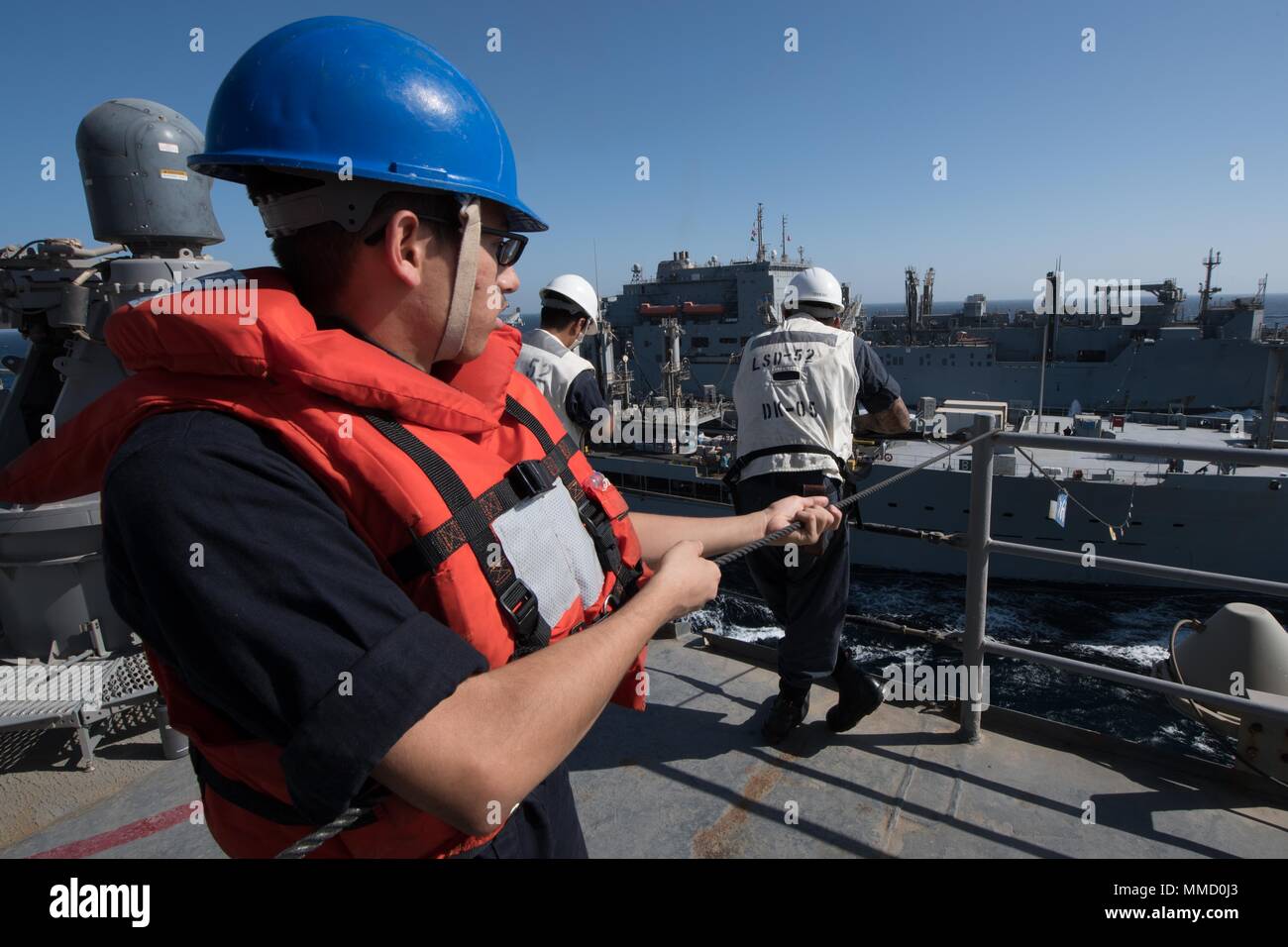 171004-N-OW019-158 U.S 5TH FLEET AREA OF OPERATIONS (Oct. 4, 2017 ...