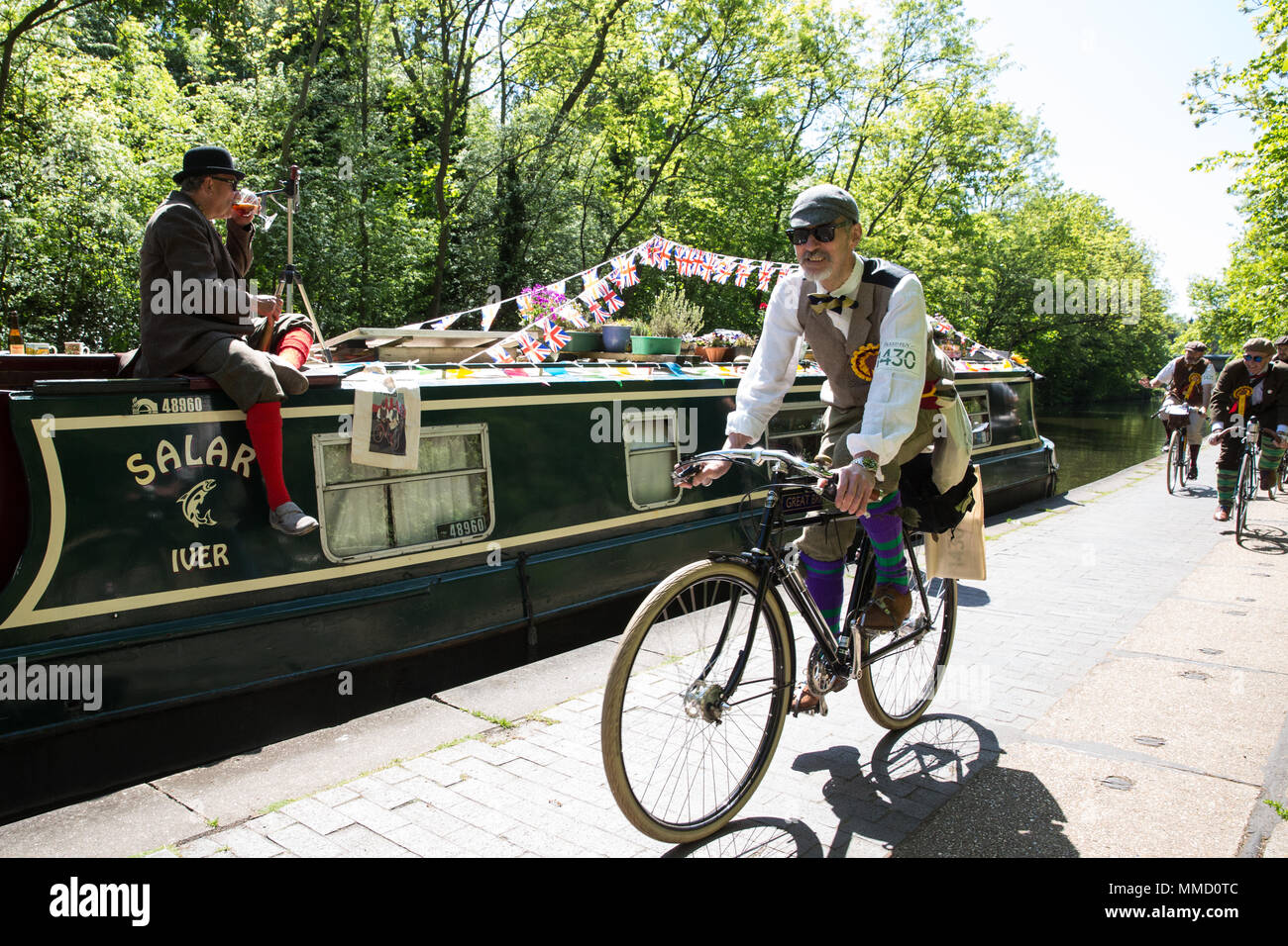 Tweed caps hi-res stock photography and images - Alamy