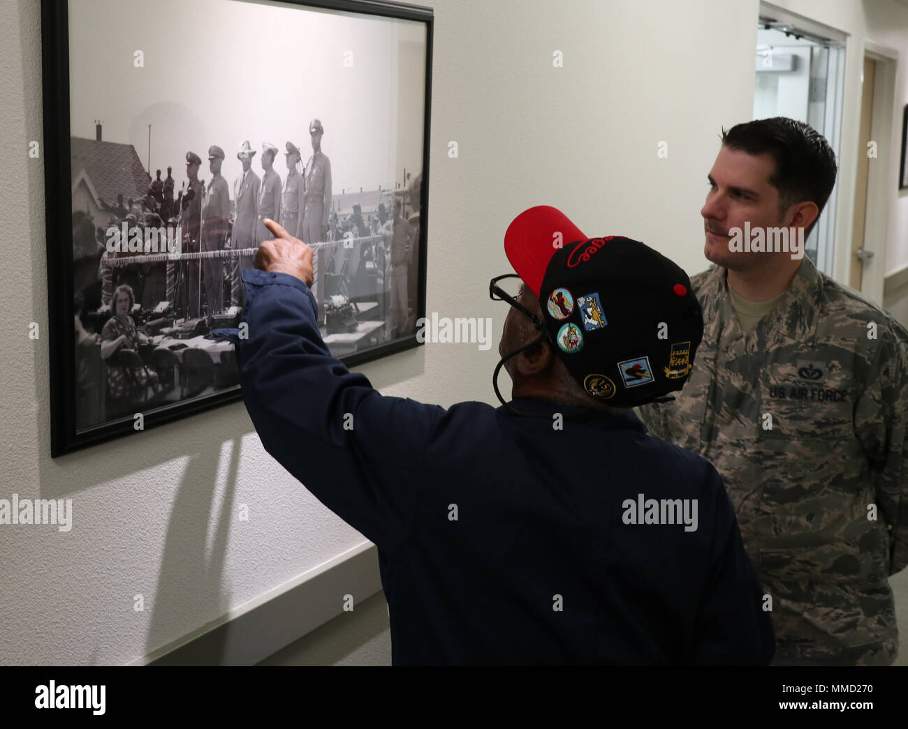 Army Air Corps Staff Sgt. Leslie Edwards, a Tuskegee Airman of the ...