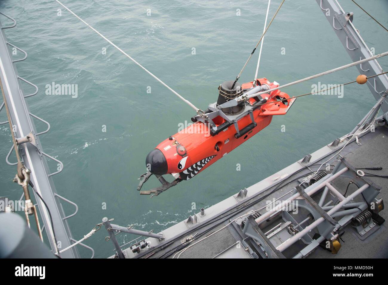 171018-N-IO414-023 BUSAN, Republic of Korea (Oct. 17, 2017) Sailors ...