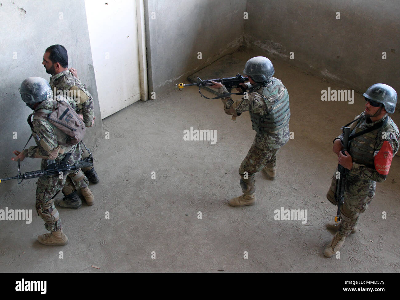 Afghan Commando Qualification Courses 20 and 21 conduct room clearing ...