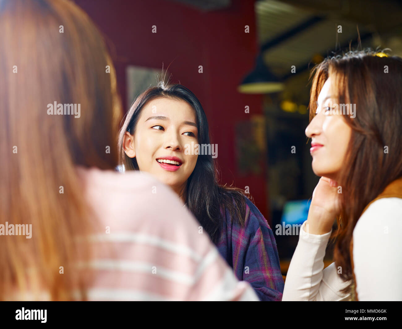 Women at the table hi-res stock photography and images - Alamy
