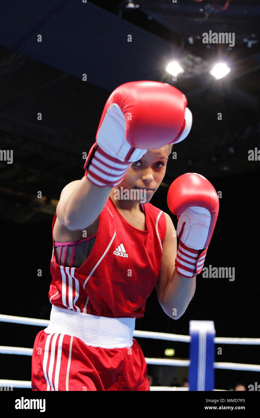 Women boxing referee hi-res stock photography and images - Alamy