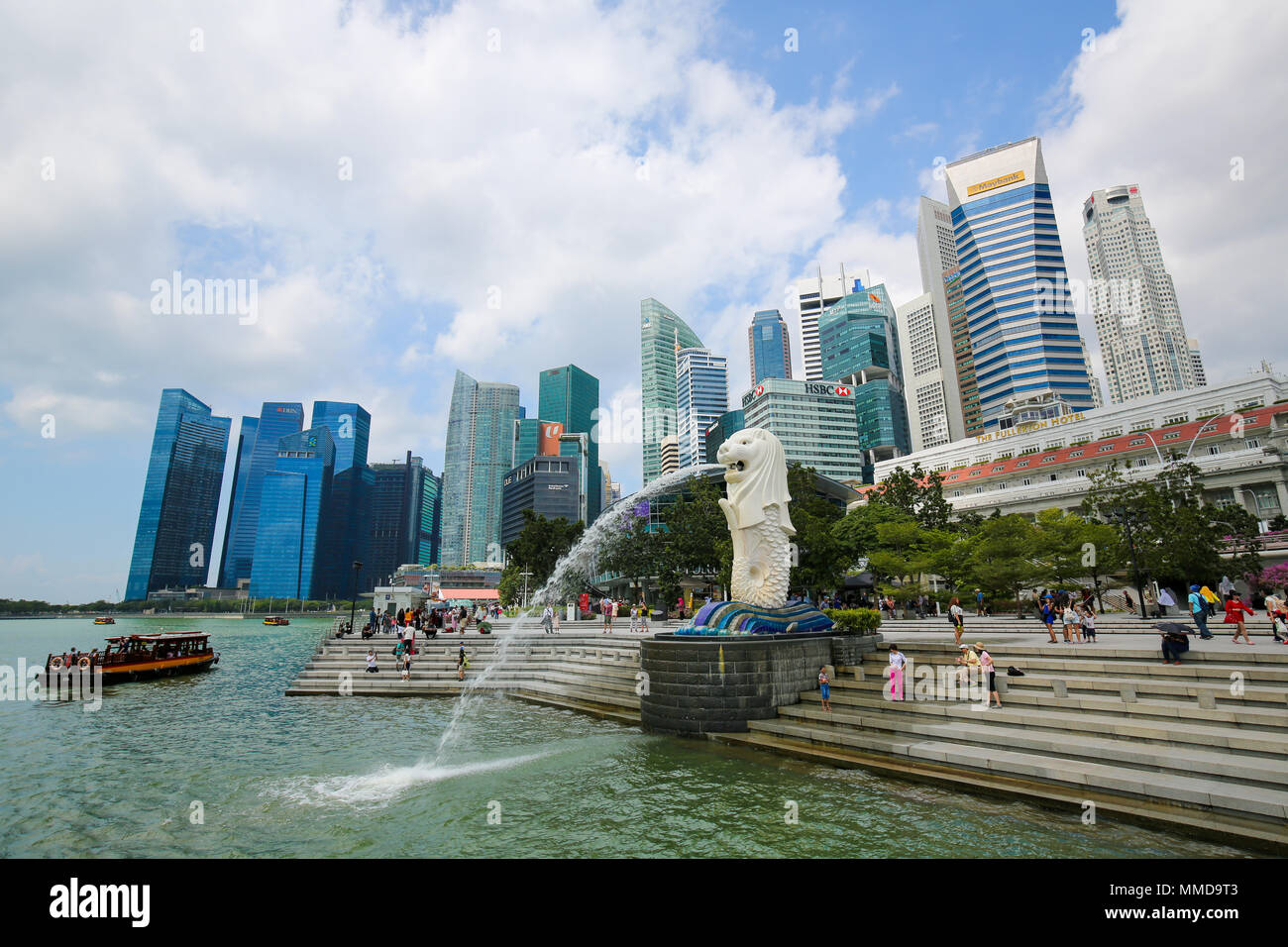 Singapore merlion view merlion statue hi-res stock photography and ...