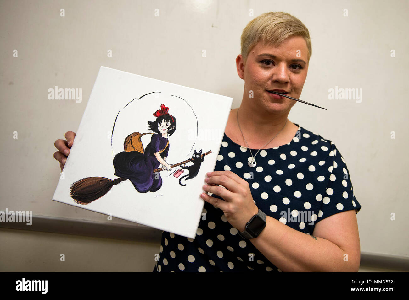 Dawn Harvey, artist, poses for a Stock Photo - Alamy