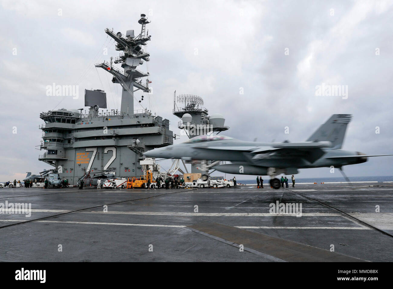 Ea 18g growler vaq 129 hi-res stock photography and images - Alamy