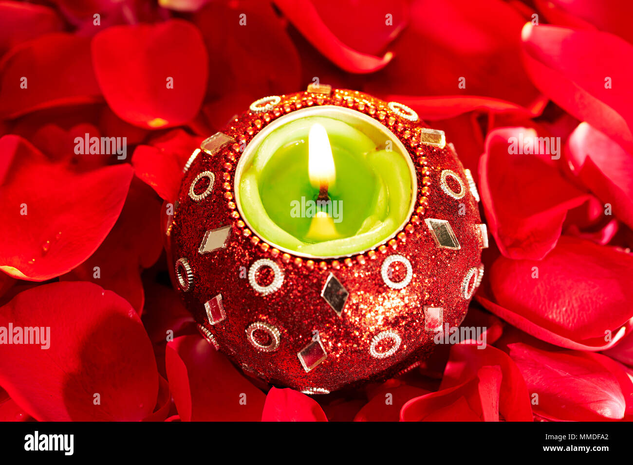 India diwali deepavali lights hi-res stock photography and images - Alamy