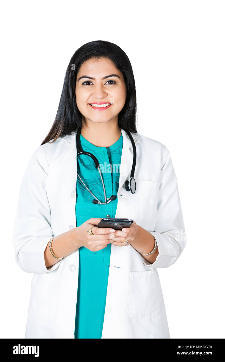 Female reading phone hi-res stock photography and images - Alamy