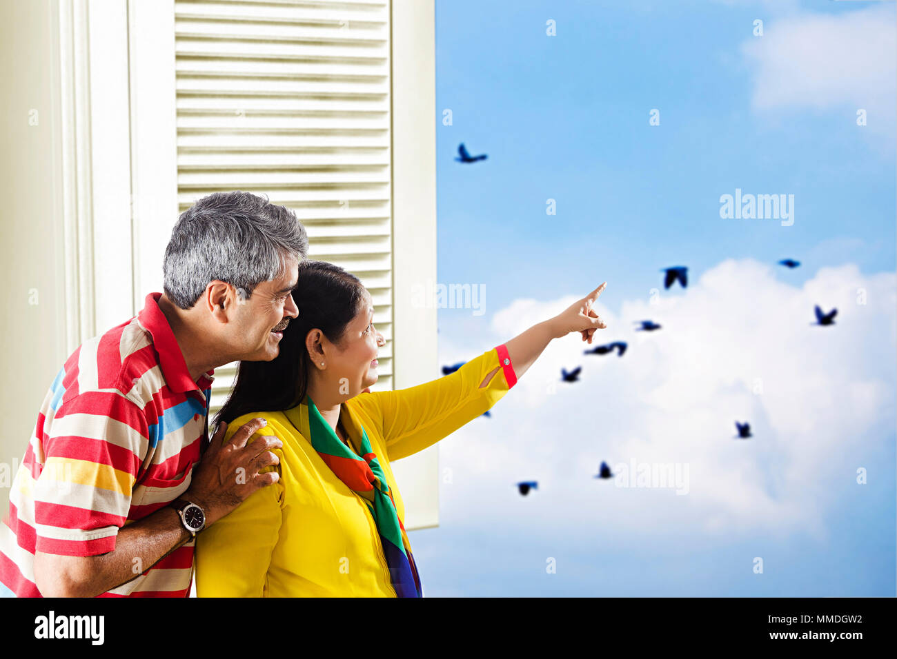 Elderly indian man pointing finger hi-res stock photography and images ...
