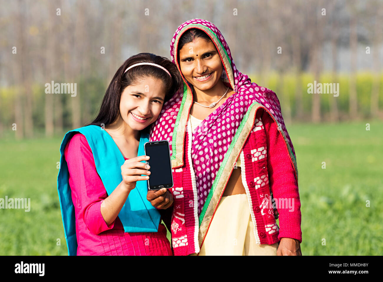 Rural indian mother and daughter hi-res stock photography and images ...